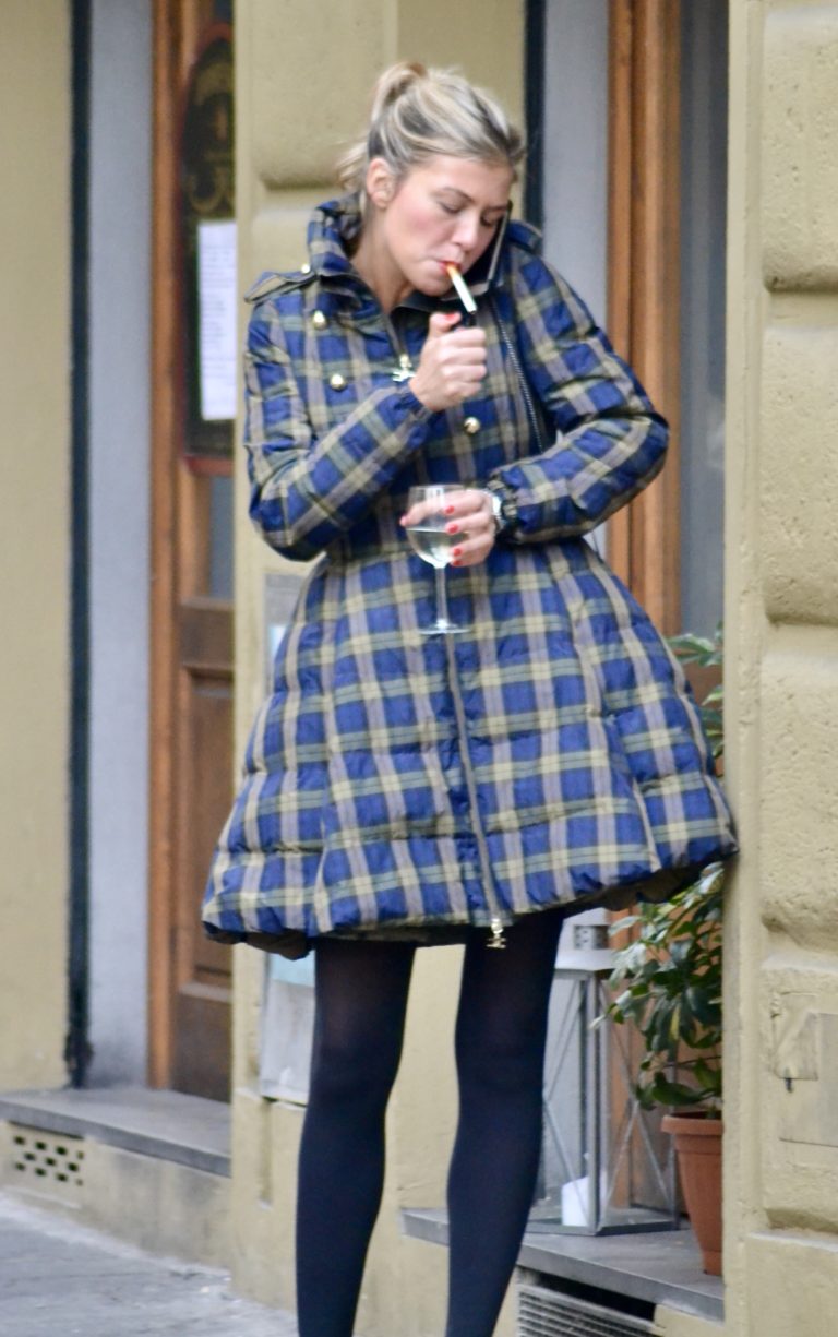 Smoking Hotties – Page 17 – Candid street photos of stylish women from ...